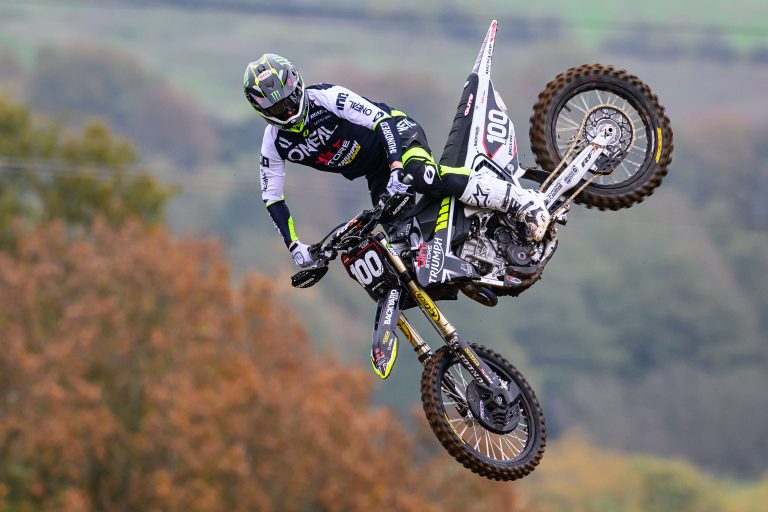 First look: Tommy Searle riding the Triumph – GateDrop.com